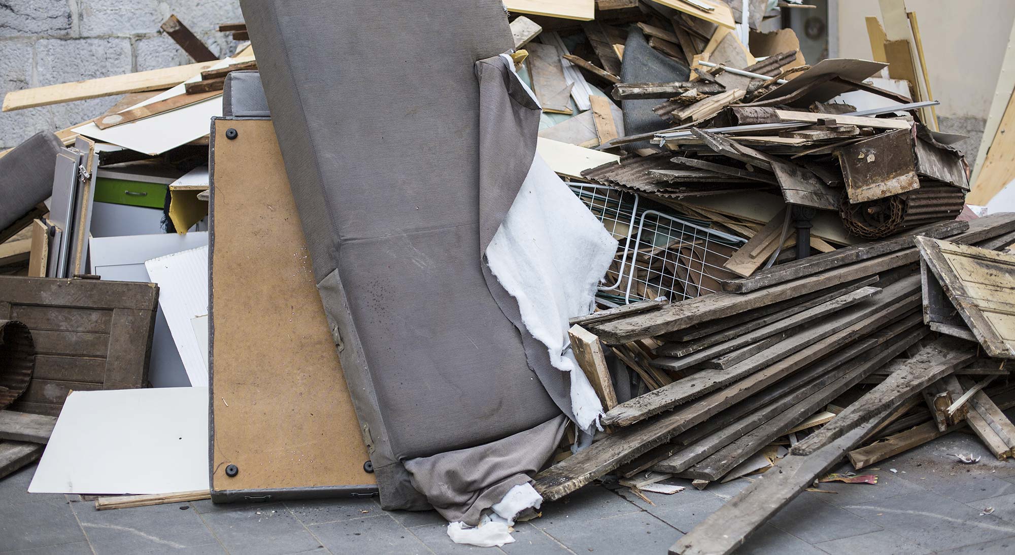 10 Outdoor Trash Bins and Their Pros and Cons - Aussie Junk